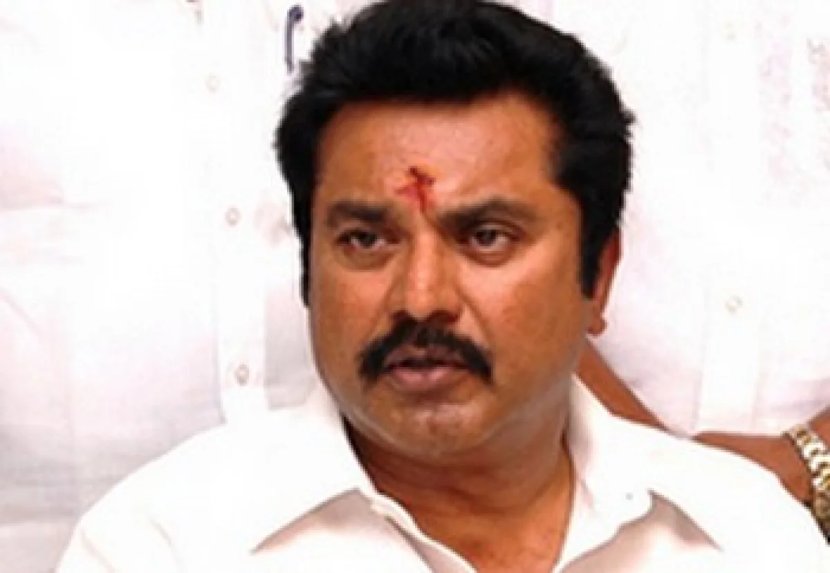 நடிகர் சங்க கணக்குகளை ஒப்படைத்தார் சரத்குமார் - Sarathkumar handedover ...