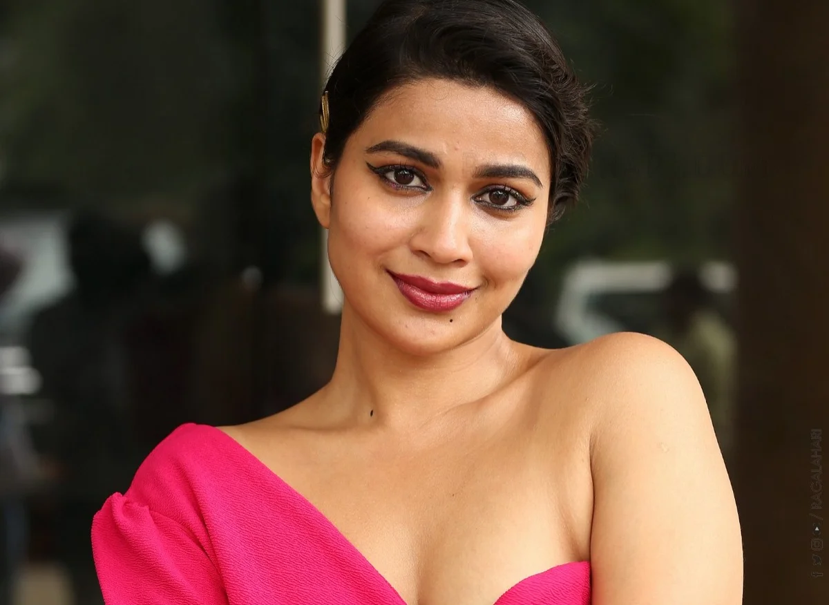 ఓ వ్యక్తిని ప్రేమించాను.. కానీ ఆ వ్యక్తే మోసం చేశాడు... ఇనయా సుల్తానా ...