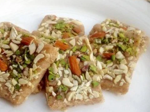 బాదం బర్ఫీ తయారీ విధానం..... - badam barfi recipe | Webdunia Telugu