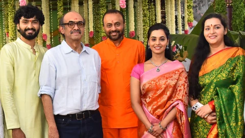 Renu Desai: రేణు దేశాయ్ నటిస్తున్న సినిమా 16 రోజుల పండగ - Renu Desai's ...