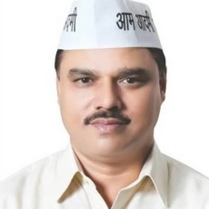 दिल्ली के कानून मंत्री जितेन्द्र तोमर गिरफ्‍तार - Jitendra Tomar ...