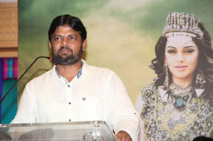 விஜய் நடிப்பில் உருவாகிவரும் “புலி” திரைப்படத்தின் பத்திரிக்கையாளர்கள் ...