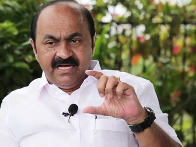 ധനകാര്യവും തുറമുഖവും സതീശന്,ആരോഗ്യവകുപ്പ് ധാരണയിലെത്തിയില്ല,ധാരണ ഇങ്ങനെ ...