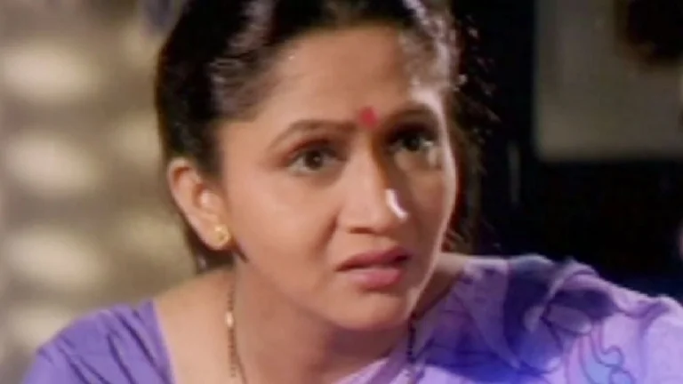 अभिनेत्री अलका कुबल यांच्यावर दुःखाचा डोंगर कोसळला - Actress Alka Kubal ...